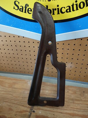 1967 IMPALA GRILLE SUPPORT NOSE BRACKET BRACE BELAIR CAPRICE GOOD SHAPE ...