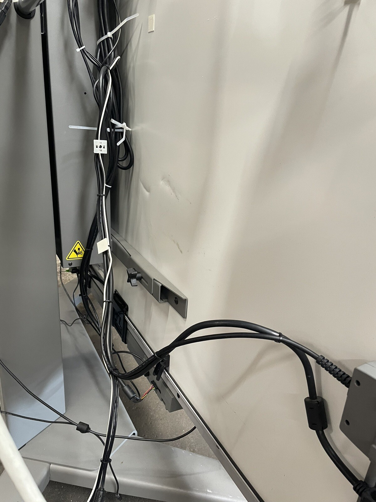 SMARTBOARD 800 DViT - 77in Interactive Whiteboard FSUX Mobile Stand SBA ...