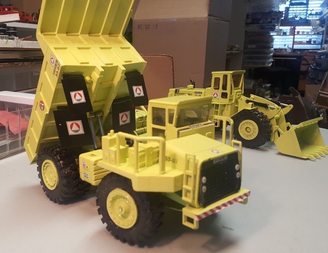 1/40 EUCLID/TEREX 3307 Dump Truck in "EUCLID" colors $$$ FREE SHIPPING ...
