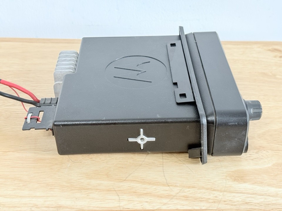 Motorola DM4400 MOTOTRBO UHF/VHF Mobile Digital Two Way Radio | eBay UK