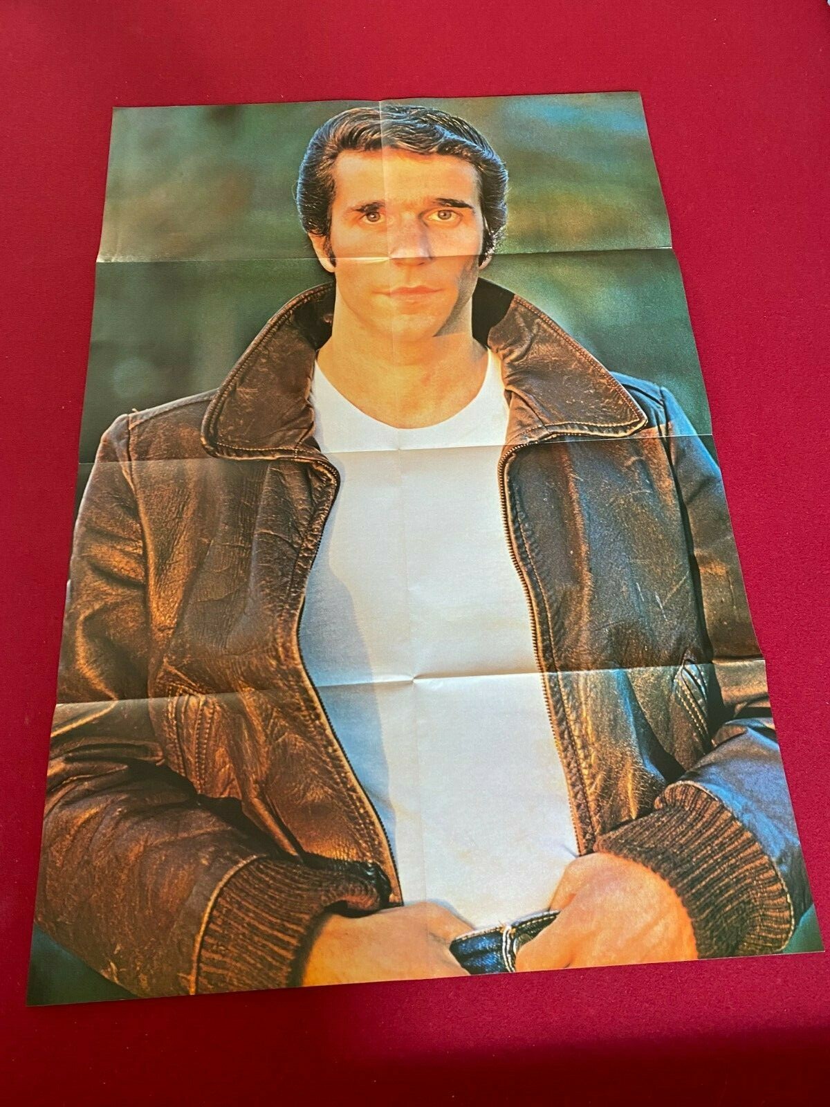 "Fonz"-Henry Winkler,"Autographed" (JSA )"FONZIE" 1977 Magazine (Scarce ...