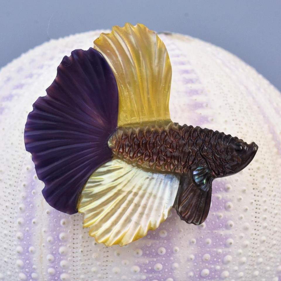 Siamese Betta Fighting Fish Iridescent Multicolor Shell Carving 4.17 g ...