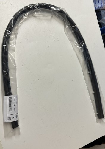 GENUINE NEW BMW 1 SERIES F20 FRONT RIGHT LOWER TRIM SEAL P/N 51 33 7 ...
