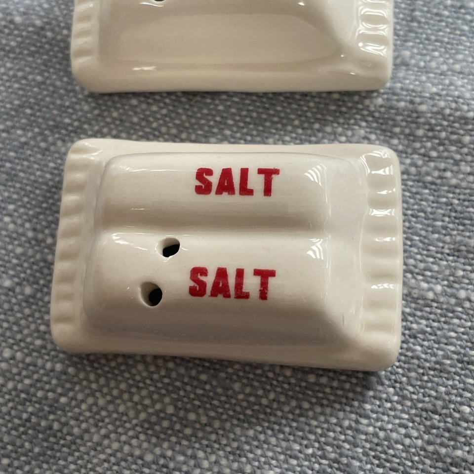 Cracker Barrel Salt And Pepper Packet Salt And Pepper Shaker Set New ...