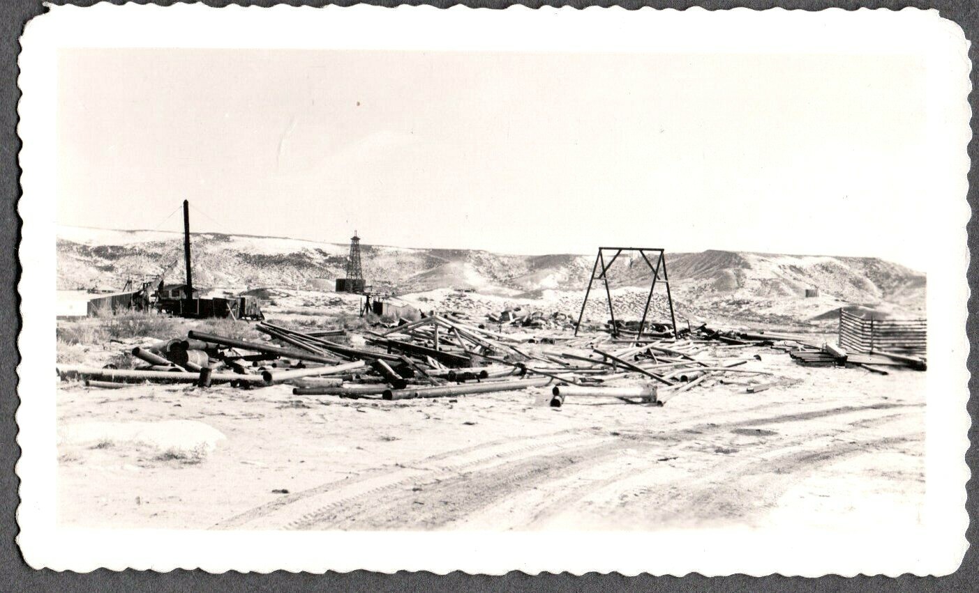 VINTAGE PHOTOGRAPH LOST SOLDIER OIL GAS FIELD WYOMING OKLAHOMA SINCLAIR ...