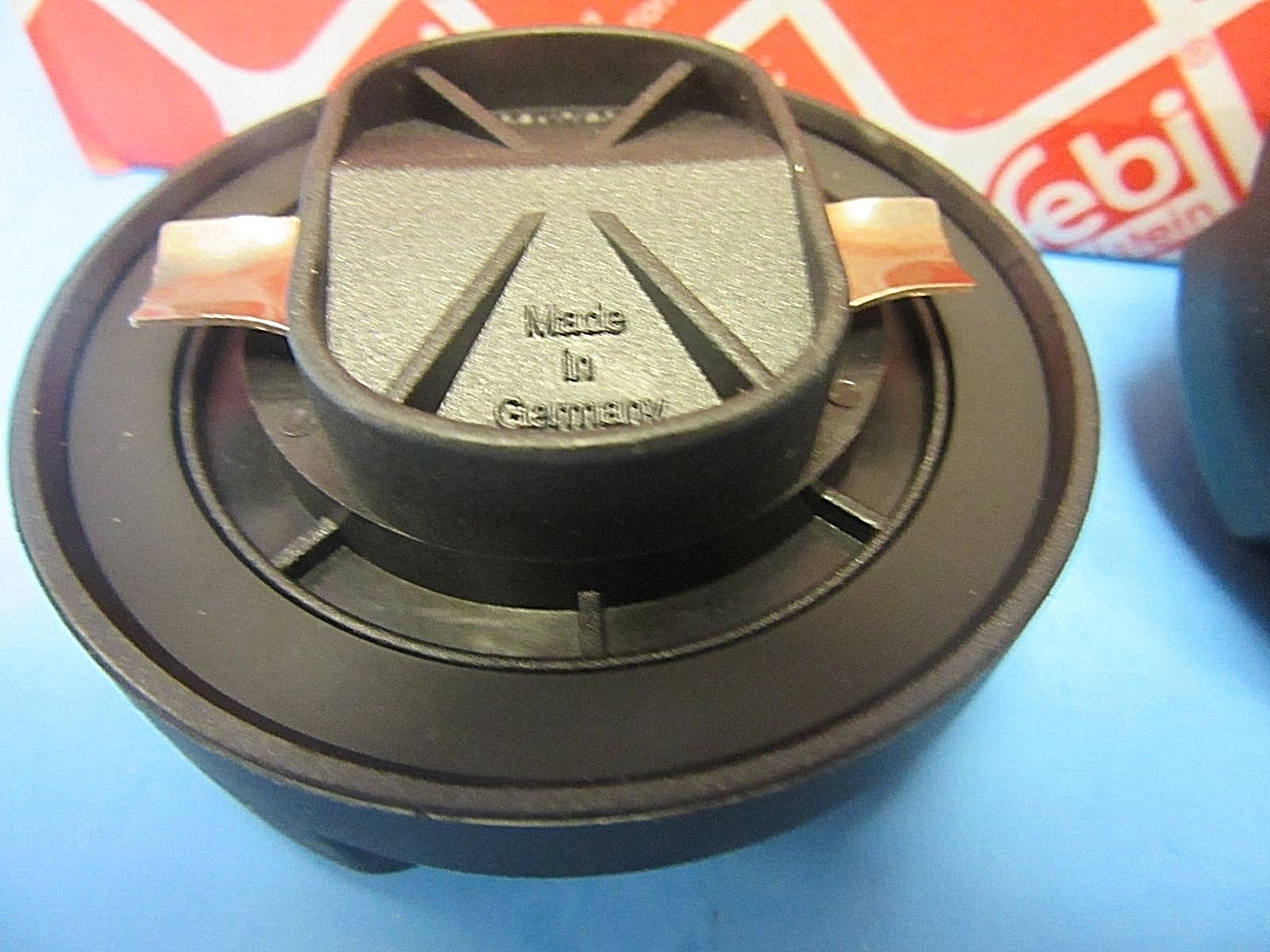 Engine Oil Filler Cap Replace Dodge Mercedes OEM# 1110180302 Made in EU ...