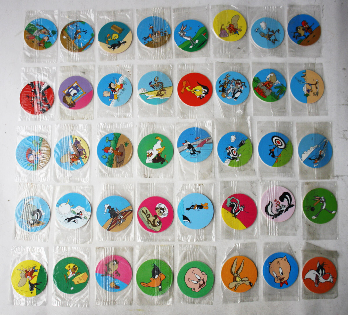 40X VINTAGE 1995 WARNER BROS LOONEY TUNES BUGS BUNNY DAFFY POGS TAGS ...