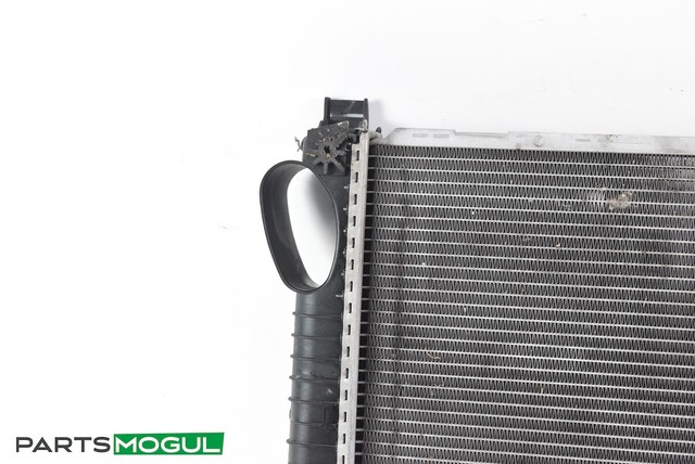 2005 R230 MERCEDES Sl500 Engine Cooling Radiator Assembly 2305000303 ...
