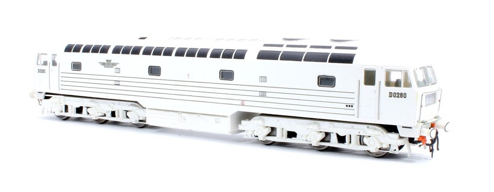 HELJAN 'OO' GAUGE 4005 WHITE LIVERY BRCW PROTOTYPE 'LION' D0260 DIESEL ...