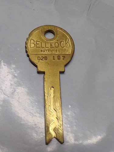 Bell Lock Key Antique Slot Machine Jukebox Penny Arcade # D2B197 D2B ...
