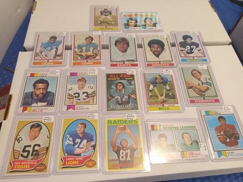 (17) VINTAGE (1970-1975) TOPPS FOOTBALL CARD LOT(EXMT OR BETTER) ( 12 ...