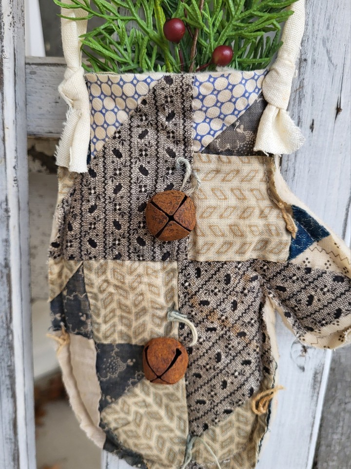 Primitive Mitten Antique Quilt Handmade Ornament Pine Berries Christmas ...
