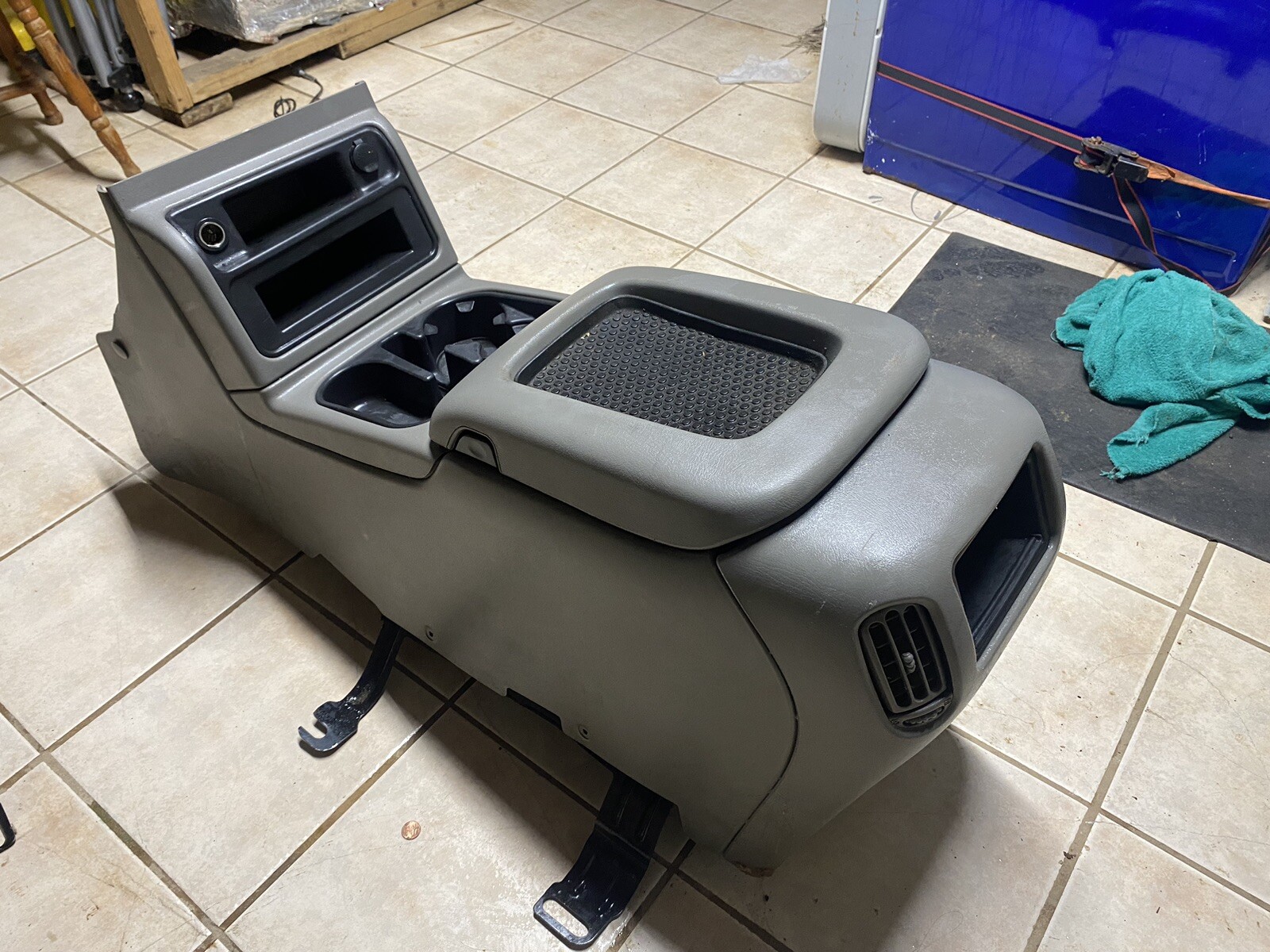 2003 to 2006 CHEVY SILVERADO AVALANCHE GMC SIERRA BOSE FLOOR CONSOLE w ...