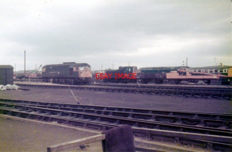 PHOTO CLASS 06 SHUNTER 06005 AT DUNDEE WITH 26019 4/7/1978 | eBay UK