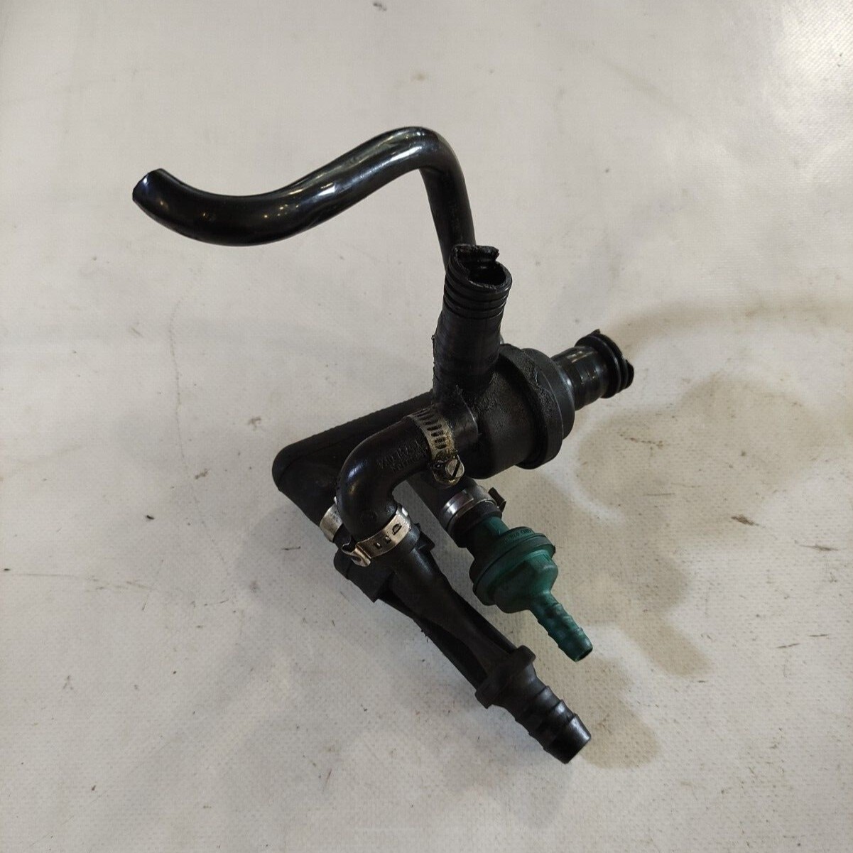 Audi A6 4B C5 Ventil Schlauch Saugstrahlpumpe 027133784 058133753B ...