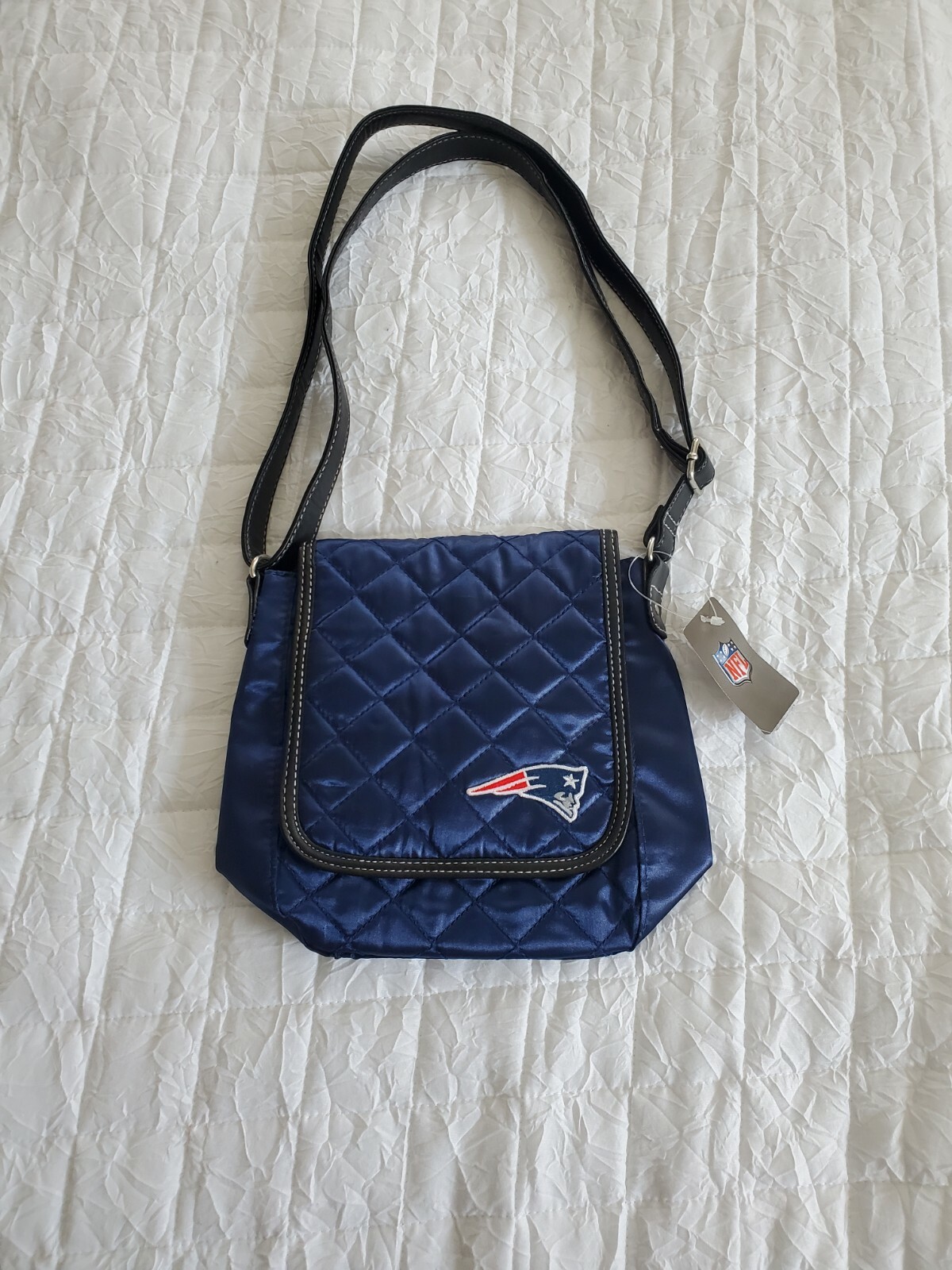 🏈 NWT NFL NEW ENGLAND PATRIOTS women's handbag purse, soft, button snap ...
