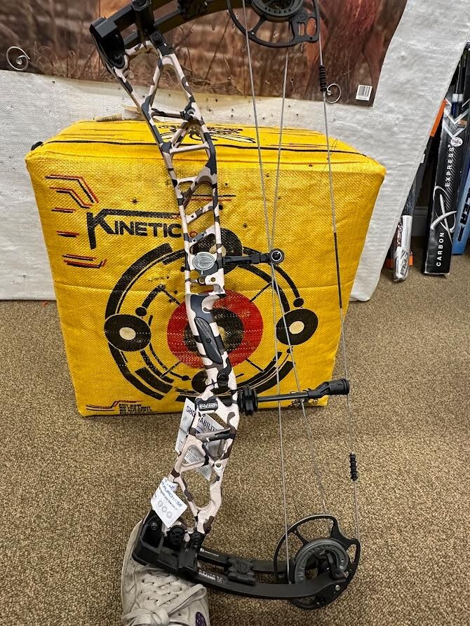 Elite Envision Bow RH Vuni Camo 65 LBS | eBay