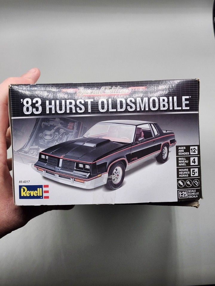 REVELL 83 HURST OLDS Special Edition 1:25 Scale Skill 4 Kit 85-4317 | eBay