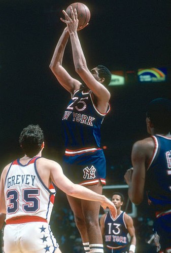 Bill Cartwright of the New York Knicks Basketball 1980 Photo 2 | eBay