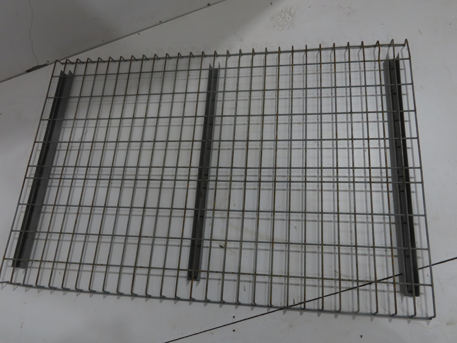 Double waterfall wire deck pallet racking shelf 56" x 36" - Lot of 40 ...