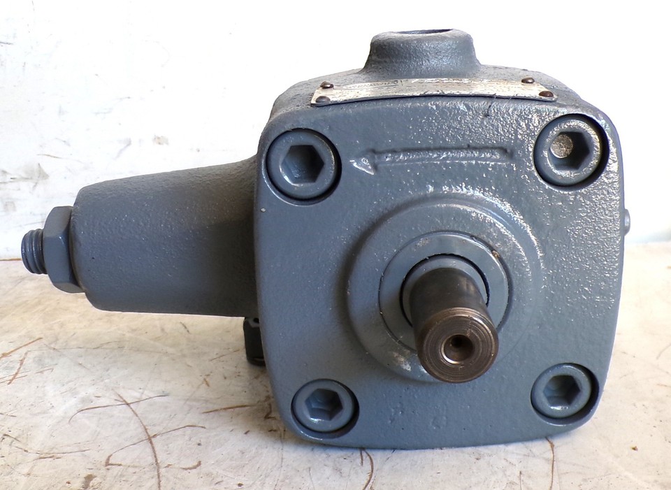 CONTINENTAL HYDRAULICS VARIABLE VOLUME PUMP PVR1-8B06-RM-0-613-F 600PSI ...
