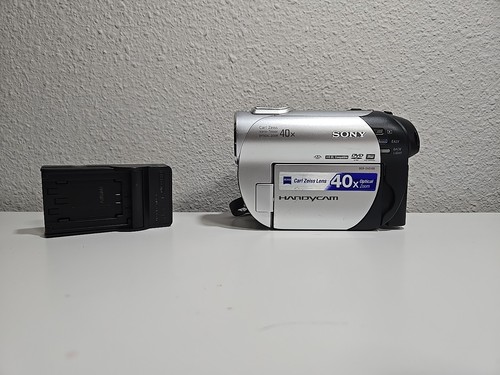 Sony DCR-DVD108 DVD Handycam Camcorder 40x Optical Zoom w Night Shot ...