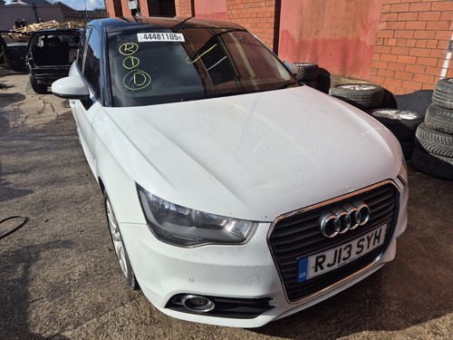 Breaking Audi A1 8X Sport 2013 LS9R White 6 Speed 2.0 TDI CFHD Wheel ...