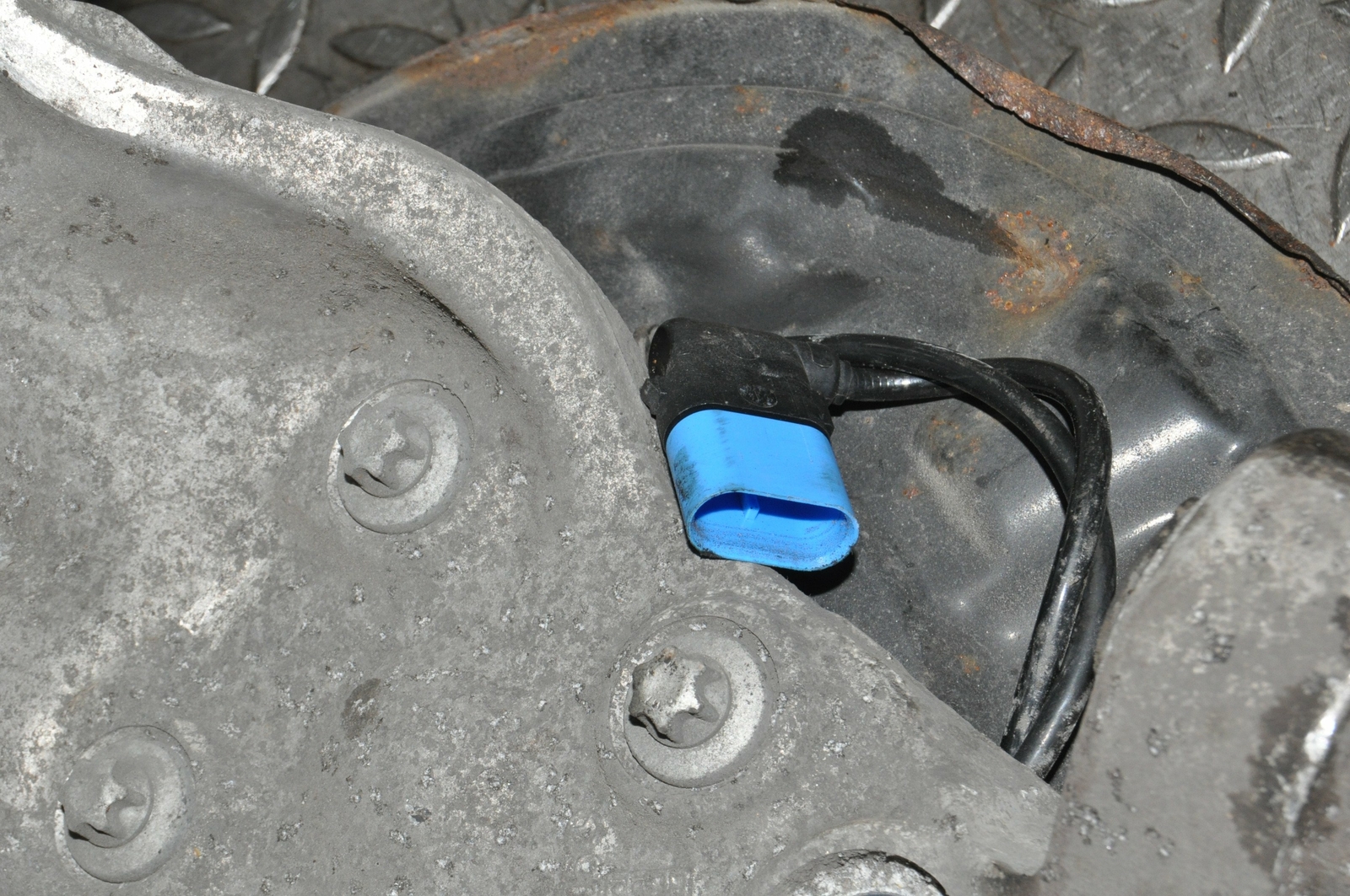 MERCEDES W176 A160 CDI 2014 RHD Rear Left Wheel Hub Spindle Knuckle ...