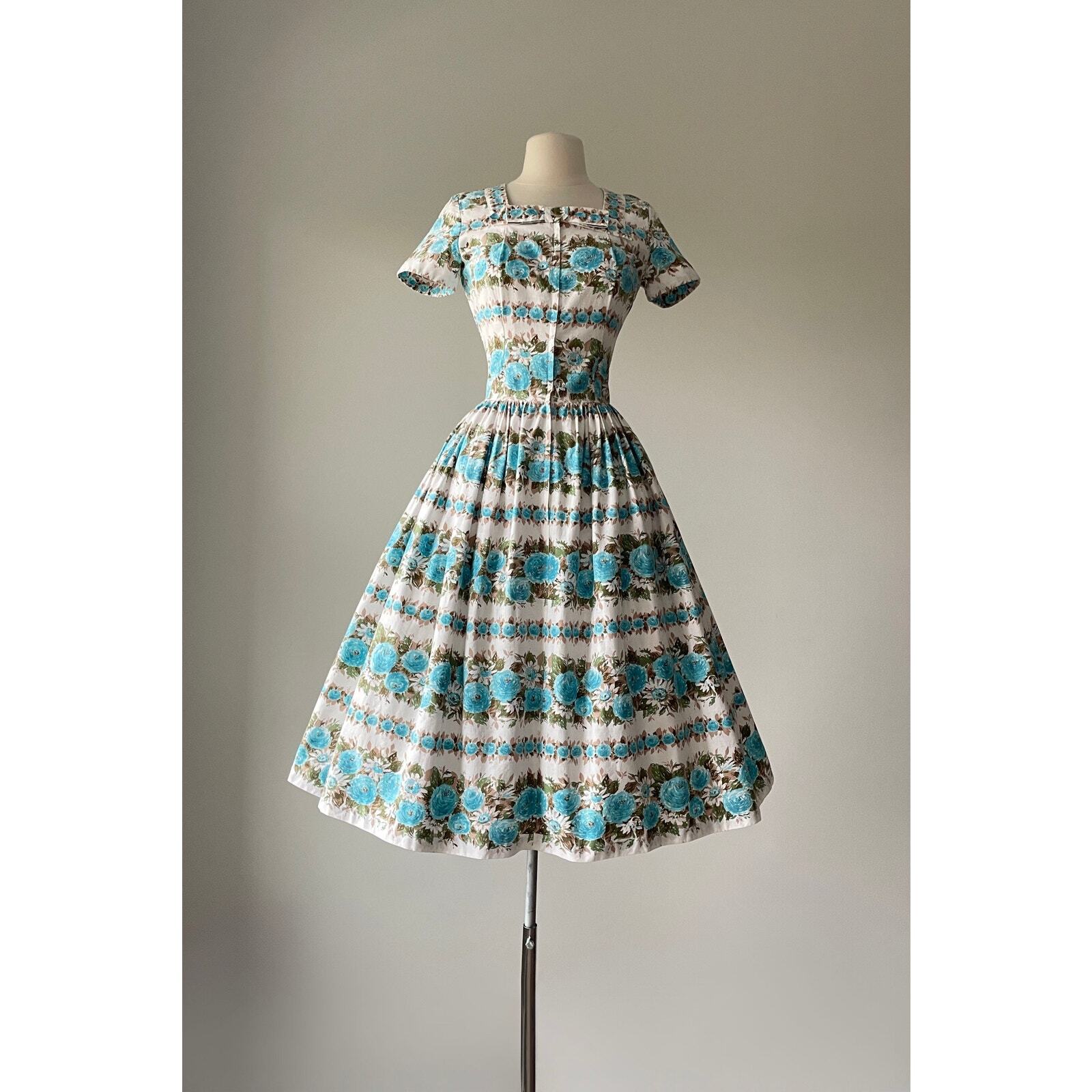 Vintage 1950s Blue Rose Print Designer Dress by Horro… - Gem