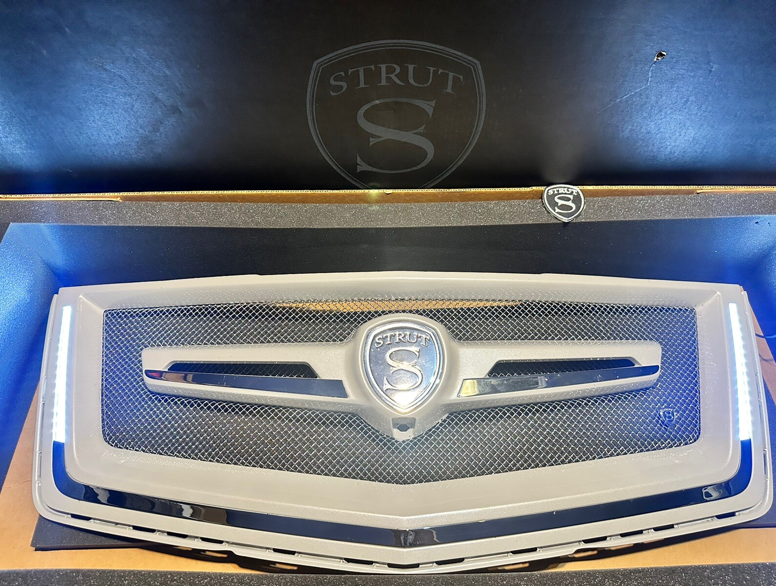 Cadillac Escalade 2016-2020 Custom Strut Chrome Stainless Steel Mesh ...