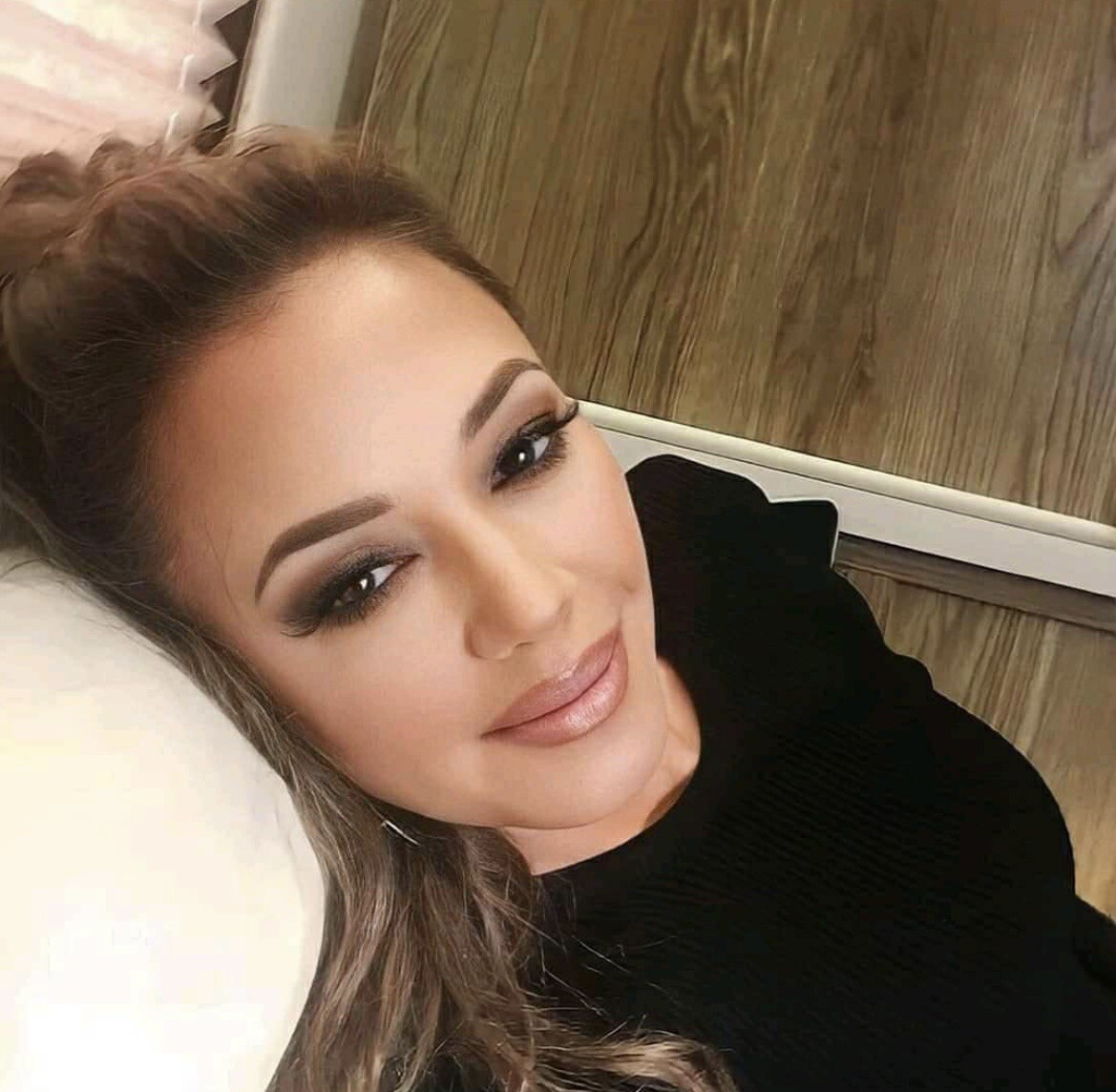 Leah Remini Makeup Artist | Saubhaya Makeup
