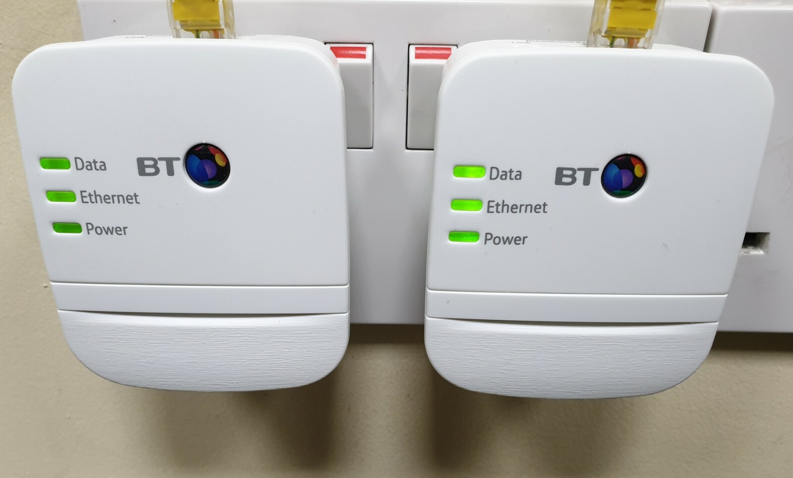 2 x BT Broadband Extender 600 wired AV600 Powerline Adapters + 2 x ...