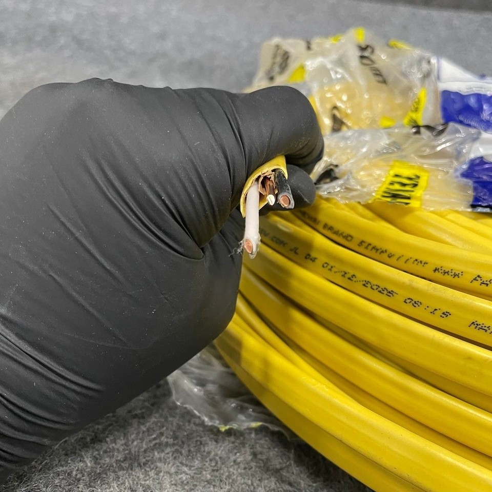 SOUTHWIRE 28828255 Romex Type NM-B Cable, 250ft, 12/2C + Ground, SOL ...