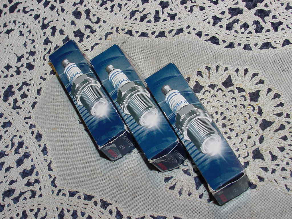 Lot of THREE (3) Bosch FR6KPP33X+ Spark Plugs +54 NEW IN BOX! | eBay