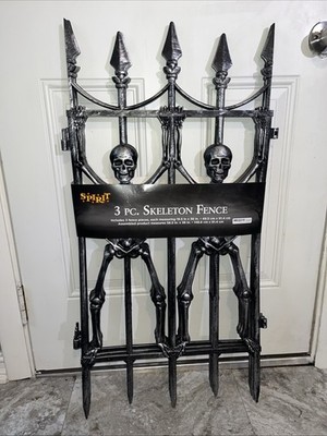 Halloween Decoration set Of 3 Skeleton fence Pieces 3 Feet Tall Plastic ...