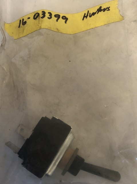 16-03399 PETERBILT 348 349 359 362 379 TRUCK SPST TOGGLE SWITCH 2590-01 ...