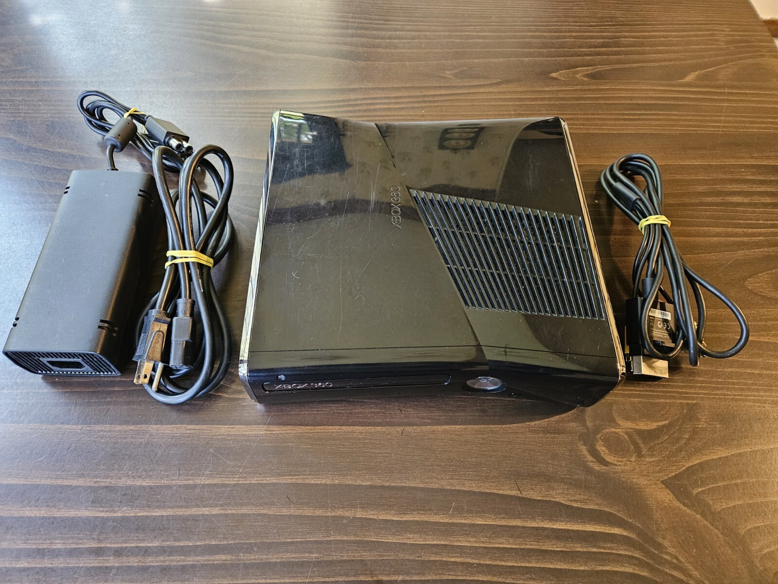 Microsoft Xbox 360 Slim Glossy Black w/Cords Tested Working No Storage