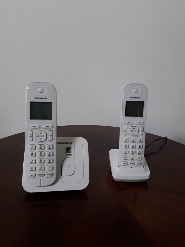 PANASONIC WHITE CORDLESS PHONES (2) EXCELLENT CONDITION REDUCED PRICE ...