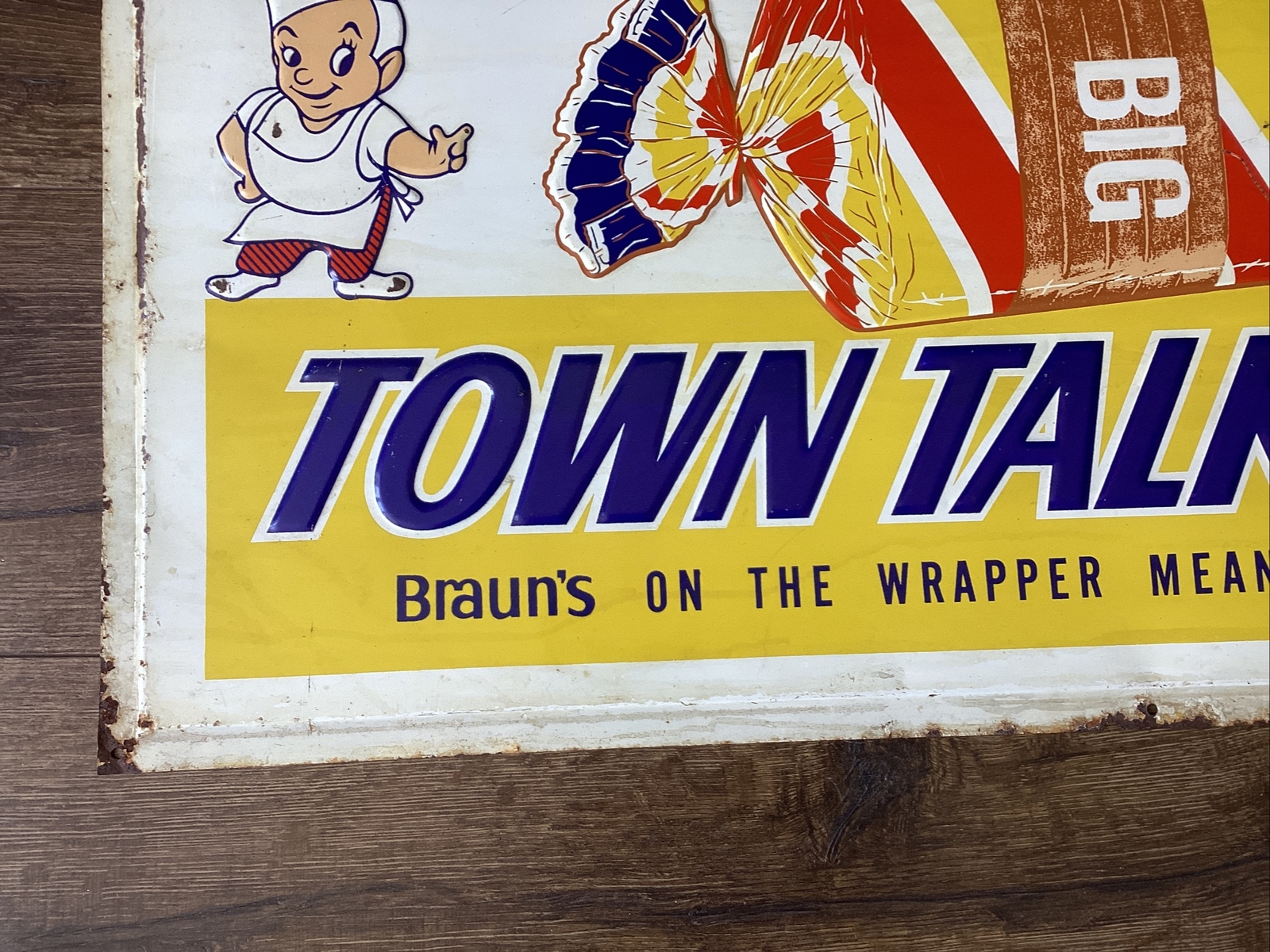 VINTAGE 1967 BRAUN'S TOWN TALK BREAD GAS OIL 33” EMBOSSED METAL ...