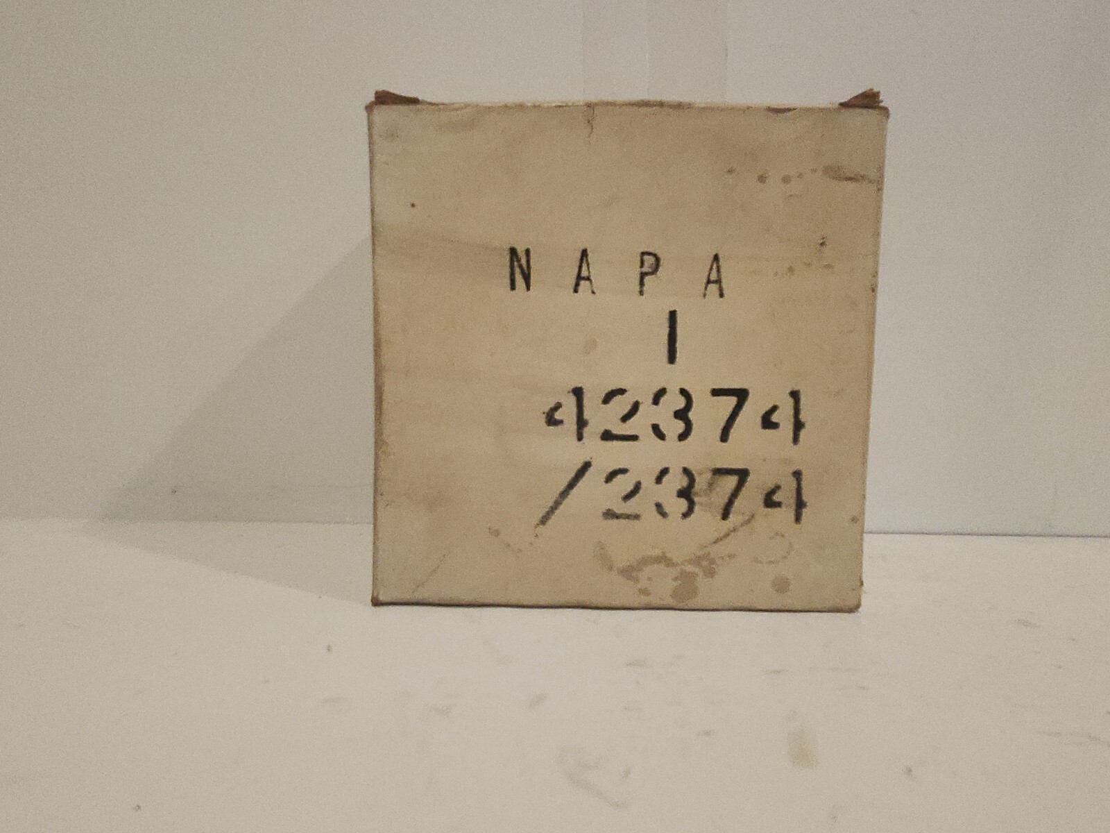 NAPA 2374 - Air filter cross reference