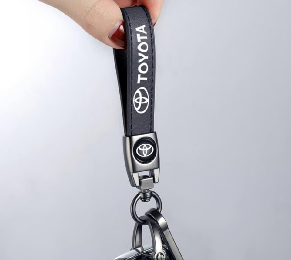 Toyota Car Keyring Keychain, Car Key Ring for Men, Key Chain for Women ...