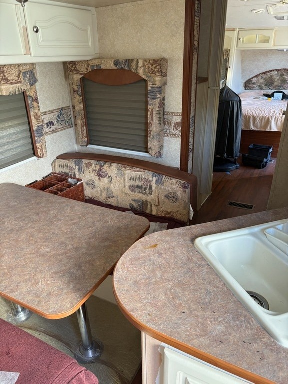 2006 Keystone Outback Sydney 27RLS Trailer 27' Good Roof and Floor ...