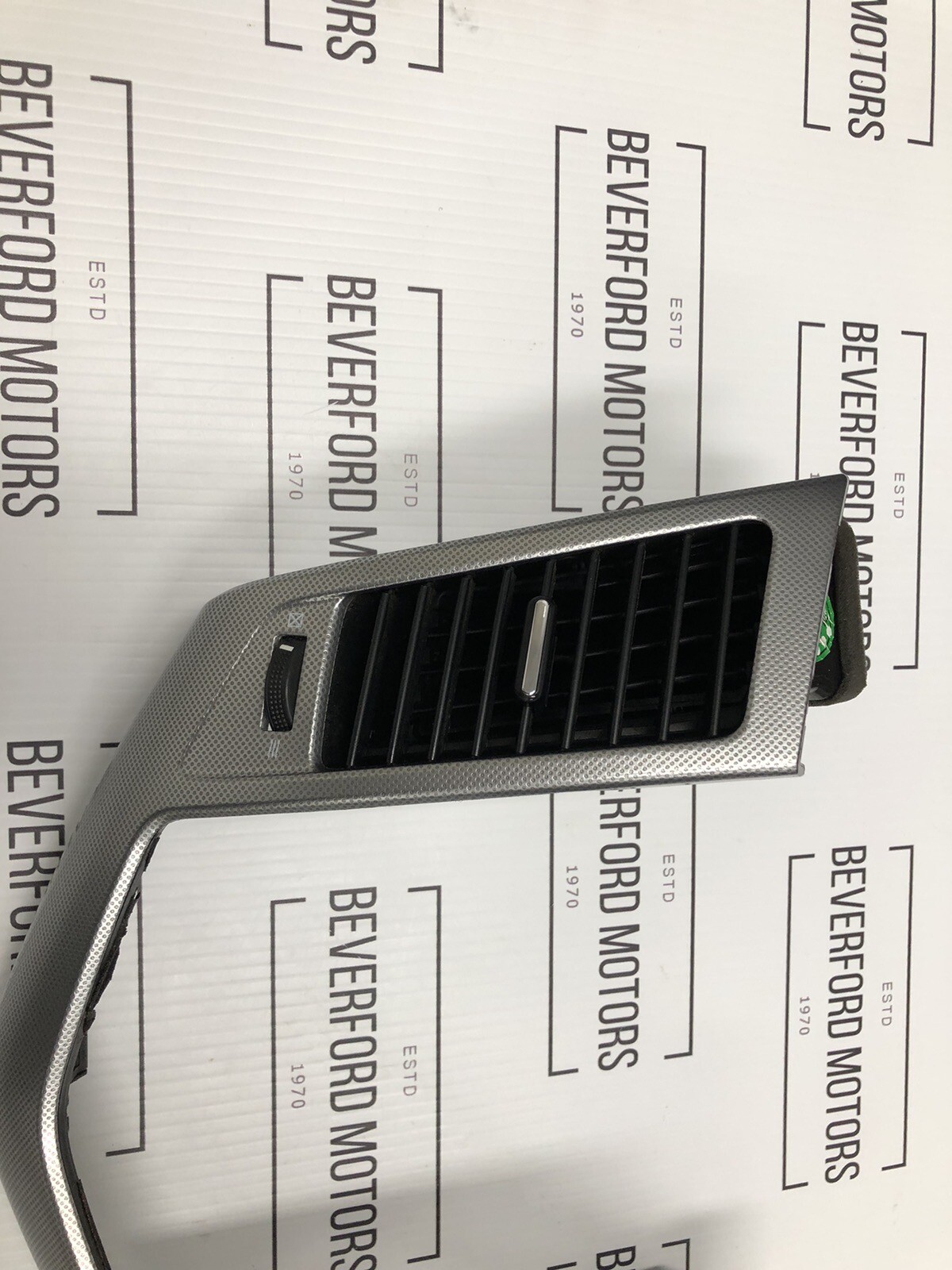 Holden JG JH Cruze Radio Surround With Vents 94567908 | eBay