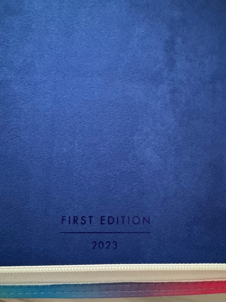 Vault X SV4 Paradox Rift - First Edition 12-Pocket Premium Zip Binder ...