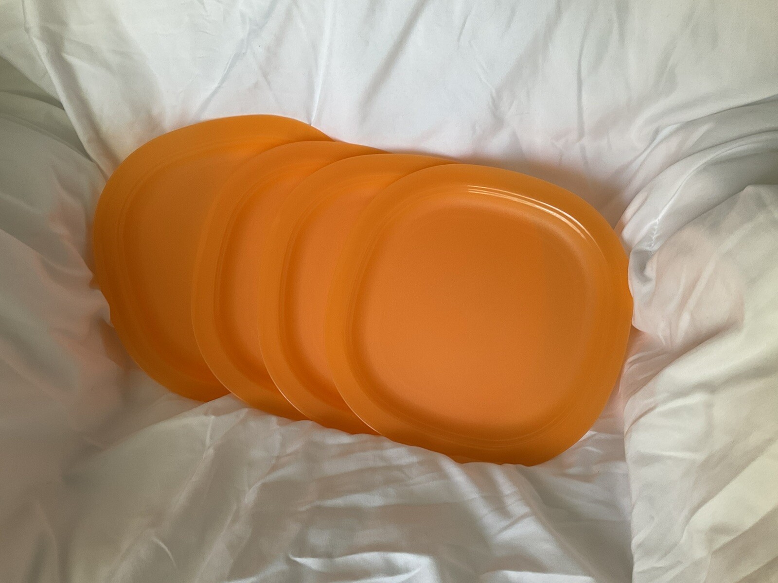 New Tupperware Microwave Reheatable Luncheon Plates 4pc Set 9.5in | eBay