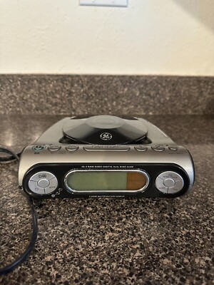 Clocks - Ge Alarm Clock Radio 100