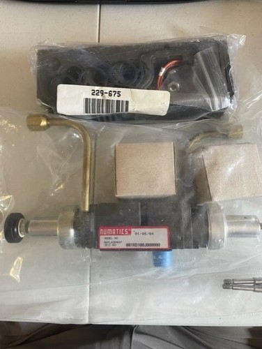 Numatics 081RD100J000000 Sandwich Dual Air Regulator With Manifold ...