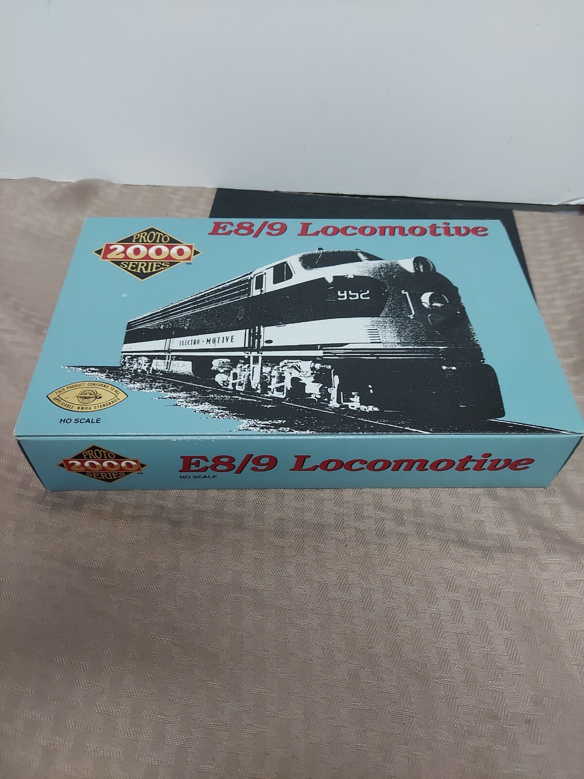 Proto 2000 Series E8/9 Locomotive HO Scale No. 21011 Southern 6910