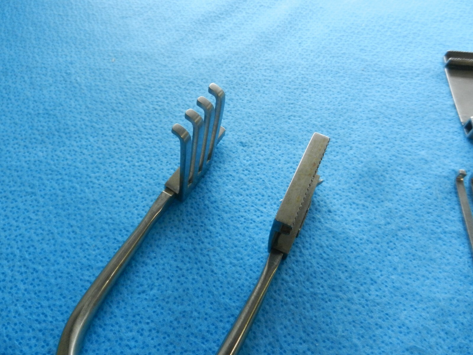 Codman Surgical Henley Retractor Set | eBay