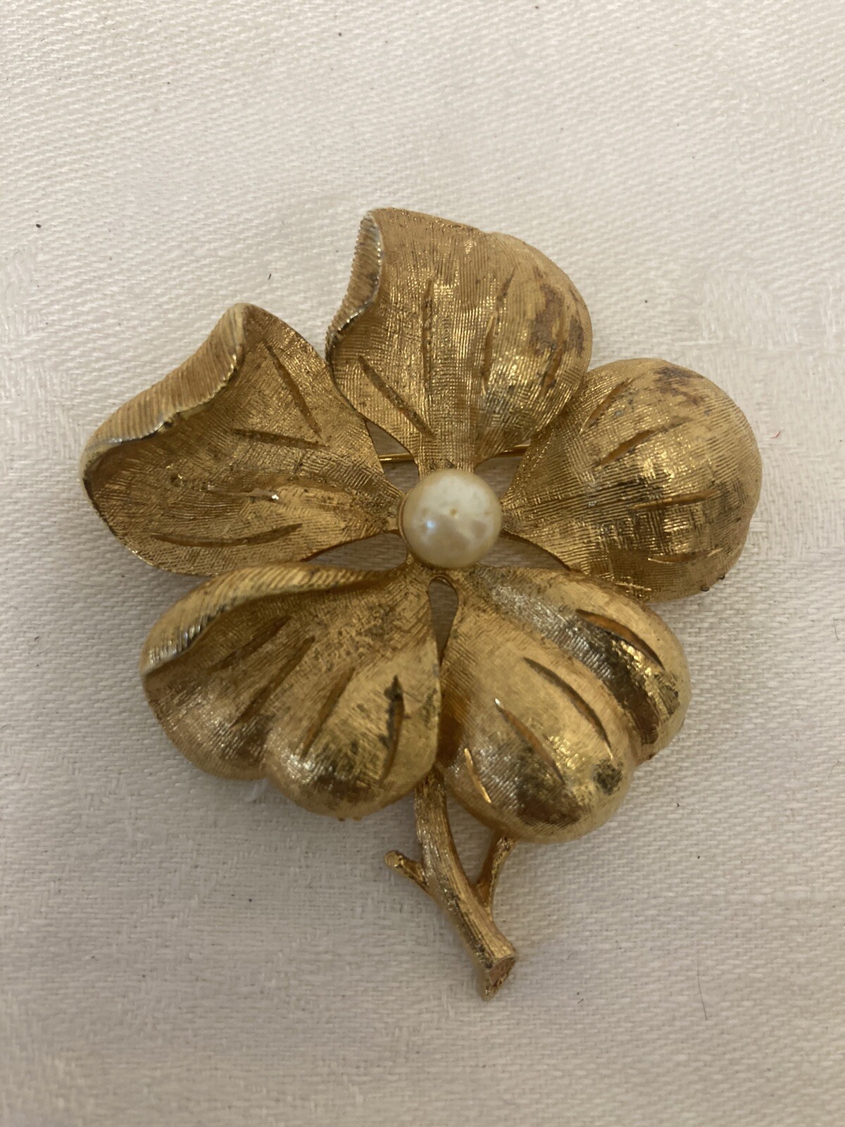 Vintage Signed Francois brooch gold-tone with faux pearl Center | eBay